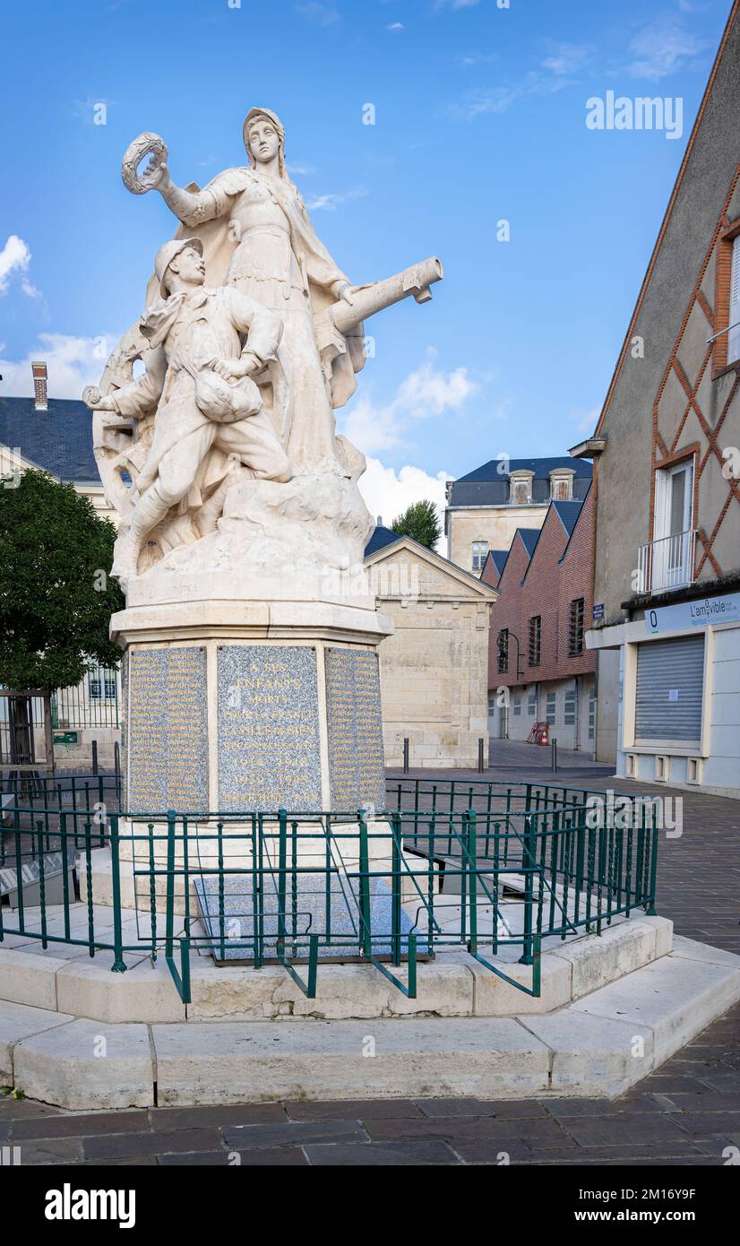 War Memoral Statue - In memory of the children of Gien who died for ...