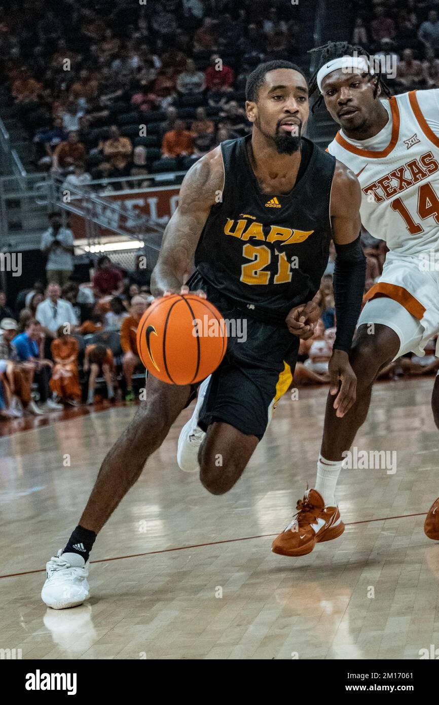 Texas, USA. 10th Dec, 2022. Shaun Doss Jr. #21of the Pine Bluff Golden ...