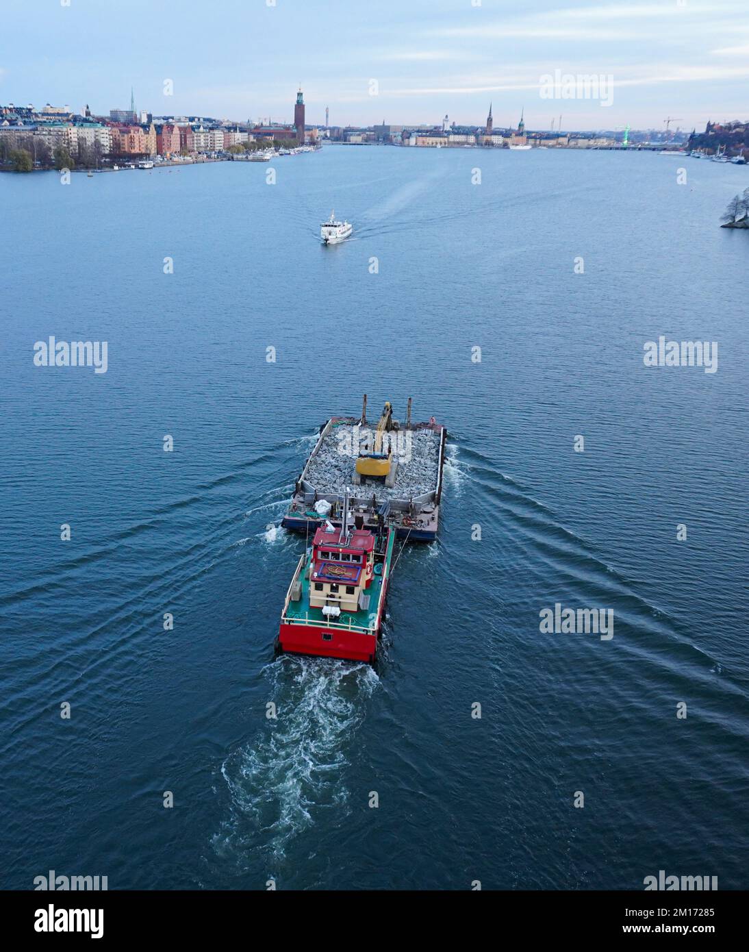 Barge in a river hi-res stock photography and images - Alamy