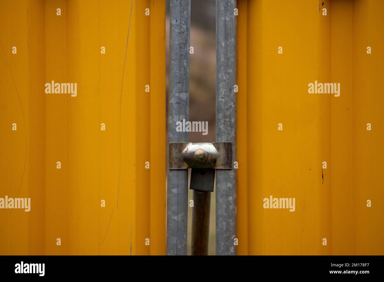 Closeup of a hole between two segments of a modular construction site ...