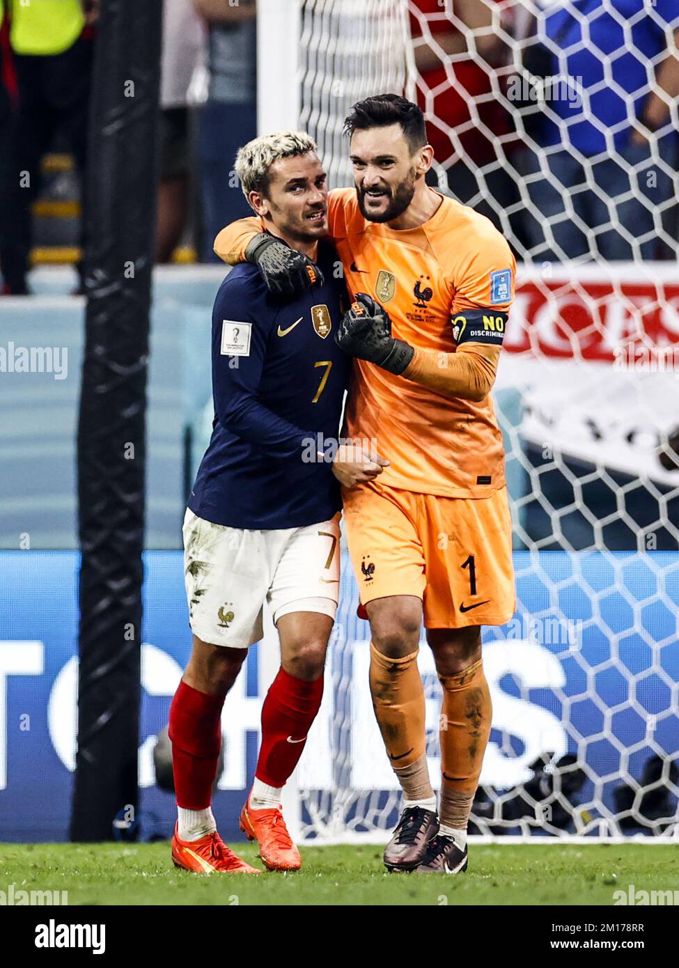 AL KHOR - (l-r) Antoine Griezmann of France, France goalkeeper Hugo ...