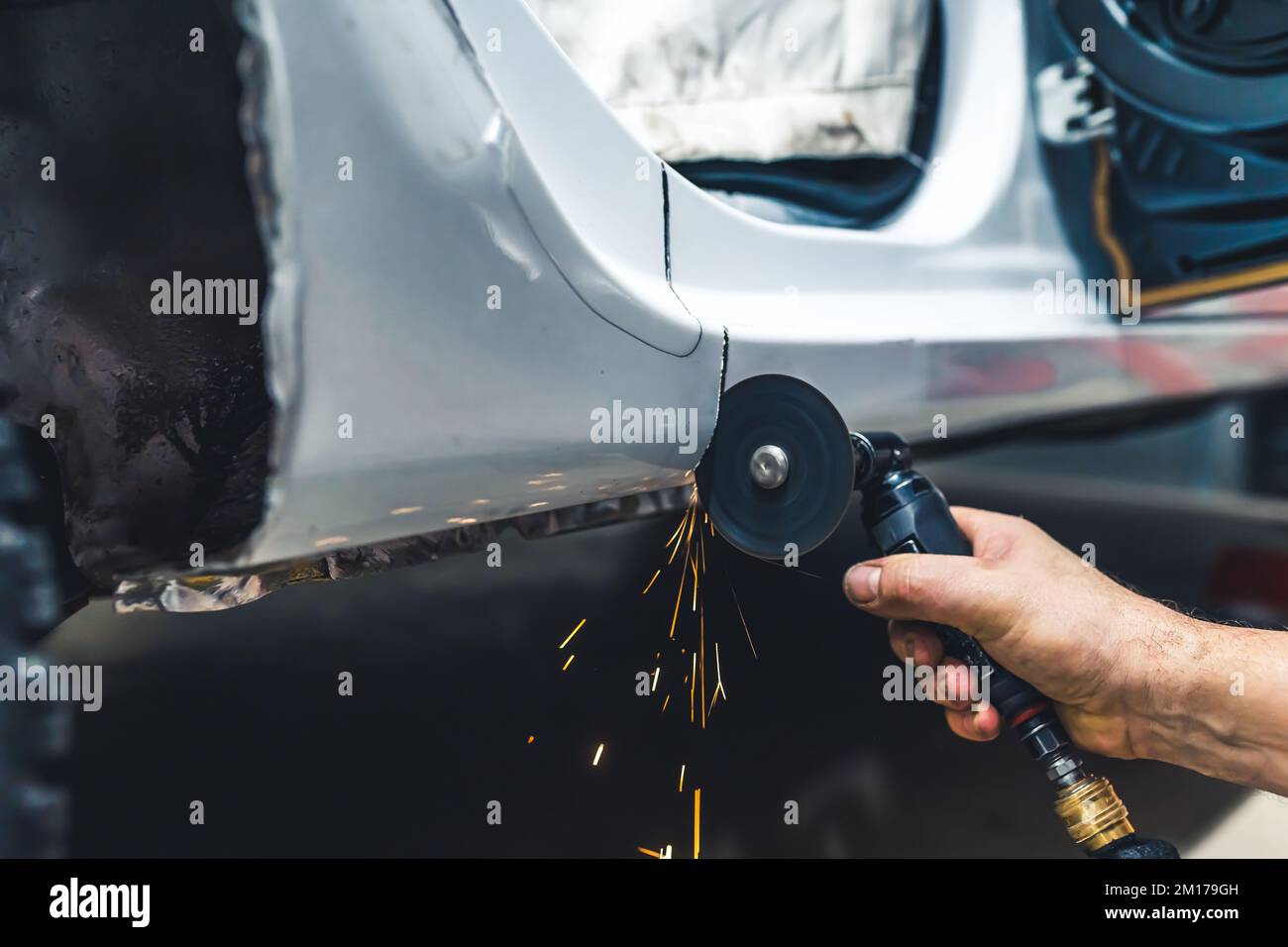 Undercarriage car hi-res stock photography and images - Alamy