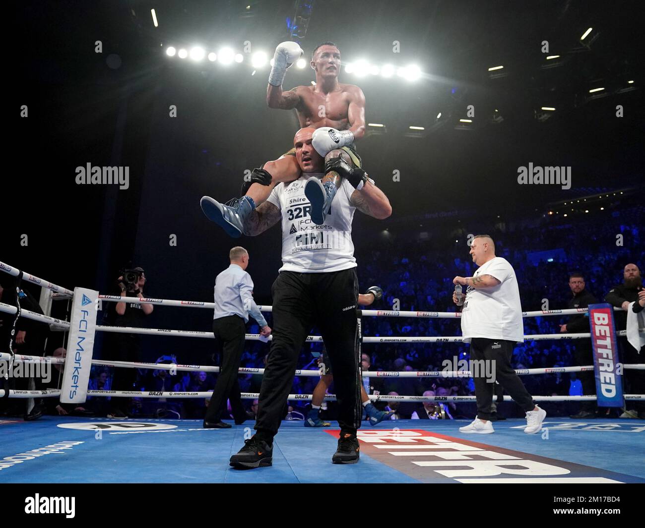 Josh Warrington celebrates victory over Luis Alberto Lopez after their ...