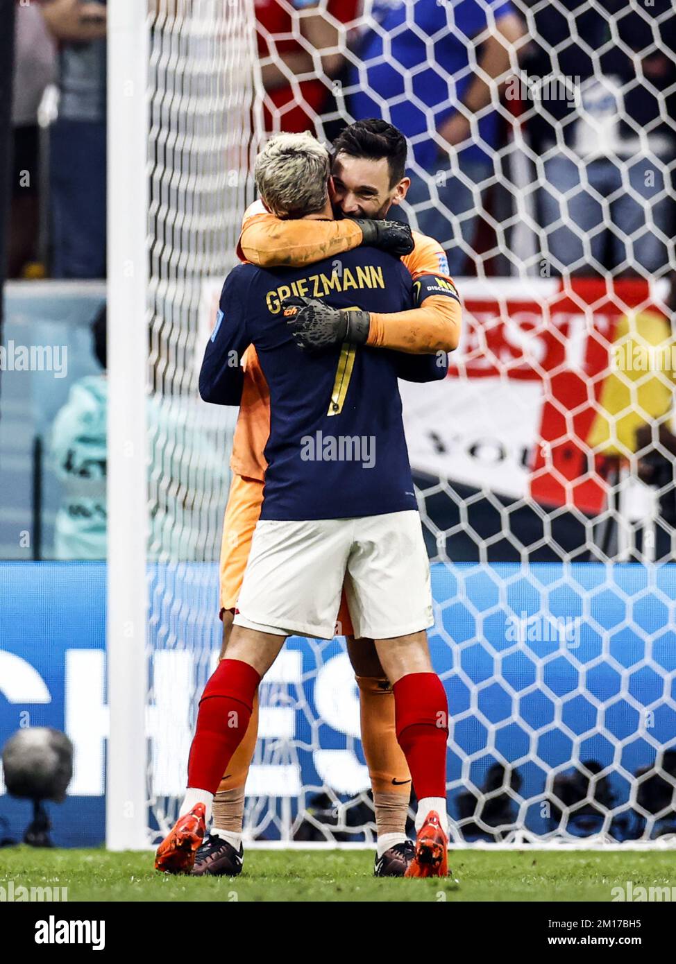 AL KHOR - (l-r) Antoine Griezmann of France, France goalkeeper Hugo ...
