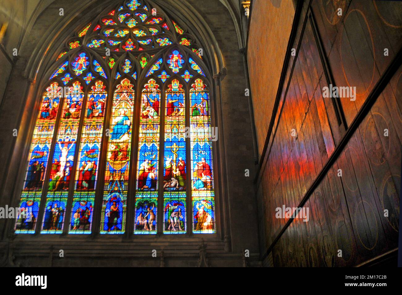 LARGE STAINED GLASS WINDOW , SOUTH TRANSEPT, CHICHESTER CATHEDRAL, WEST ...