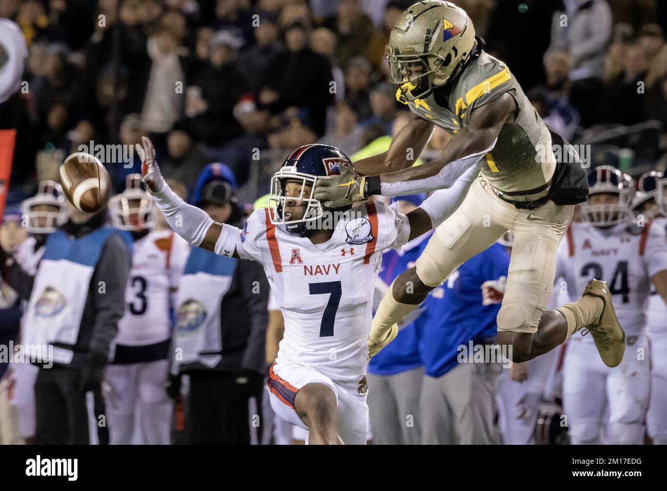 Army wide receiver hi-res stock photography and images - Alamy