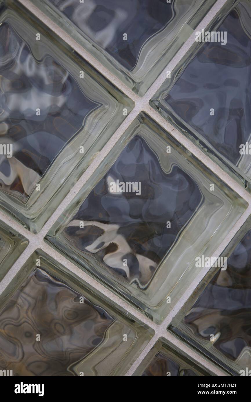 Glass wall blocks hi-res stock photography and images - Alamy