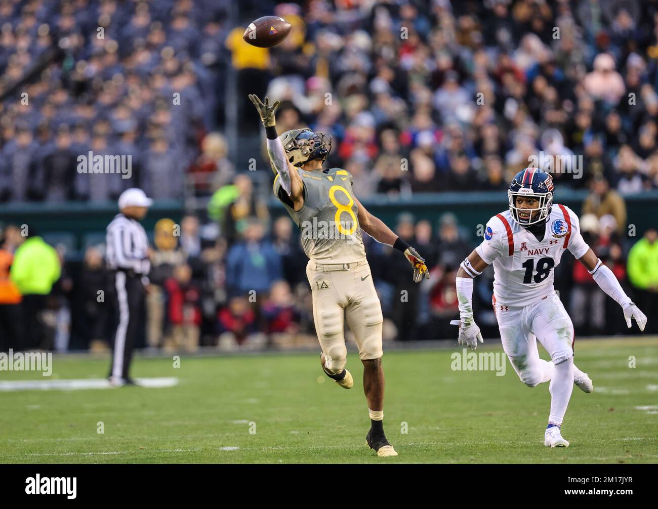 Trophy and hand grab hi-res stock photography and images - Alamy