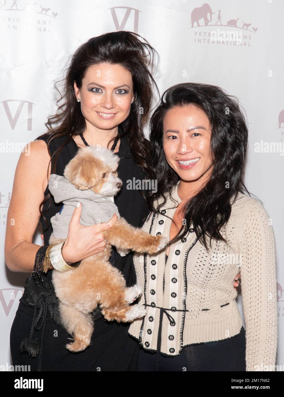 East Hampton, USA. 01st Dec, 2022. Dr Scarlett Magda and Dr Sharon ...