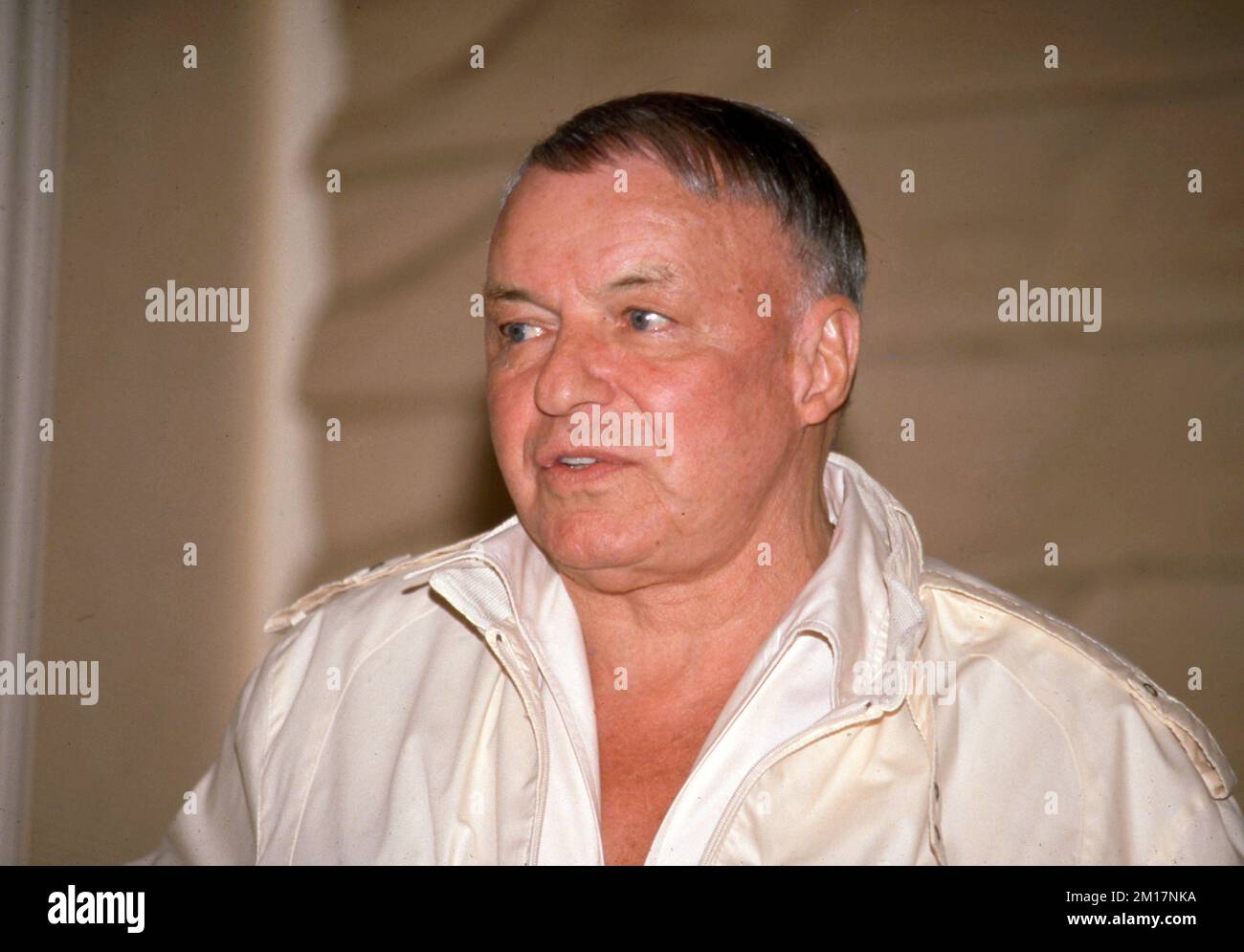 Frank Sinatra at the Press Conference to Announce "The Ultimate Event ...