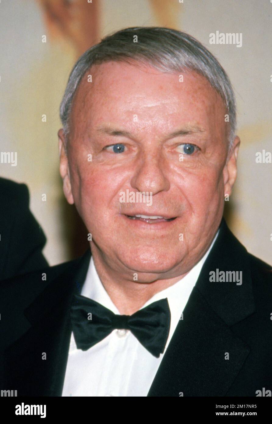 Frank Sinatra 1987 Credit: Ralph Dominguez/MediaPunch Stock Photo - Alamy