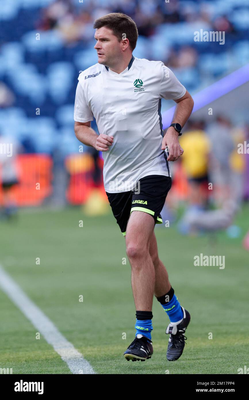 Sydney, Australia. 10th Dec, 2022. Match referee Adam Kersey warms up ...