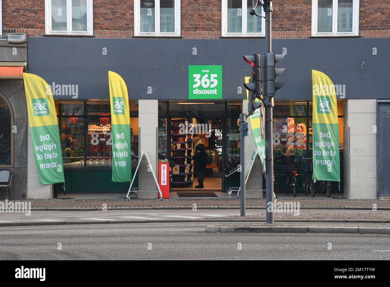 365 coop hi-res stock photography and images - Alamy