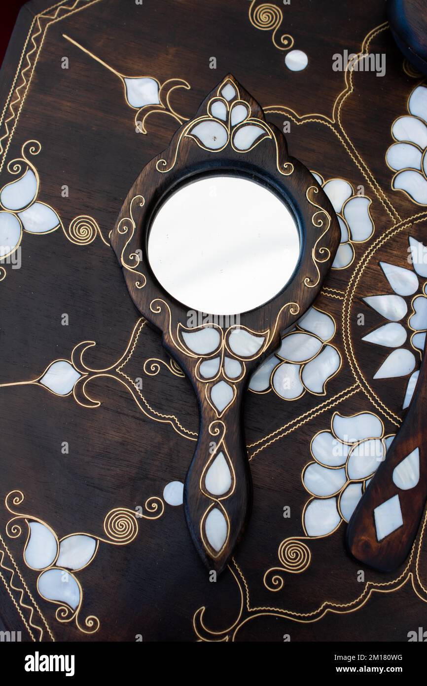 Ottoman mirror hi-res stock photography and images - Alamy