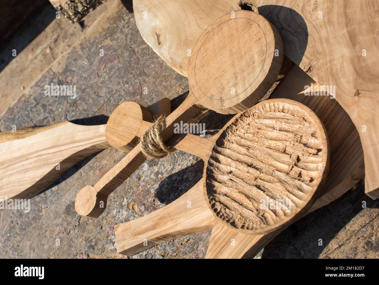 Wood carving texture hi-res stock photography and images - Alamy