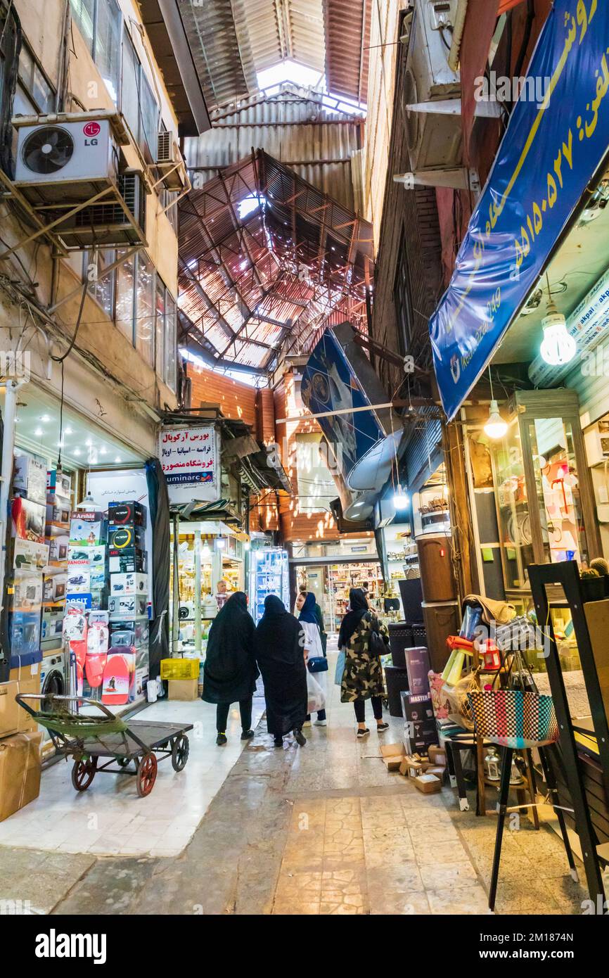Carpet shop tehran bazaar tehran hi-res stock photography and images ...