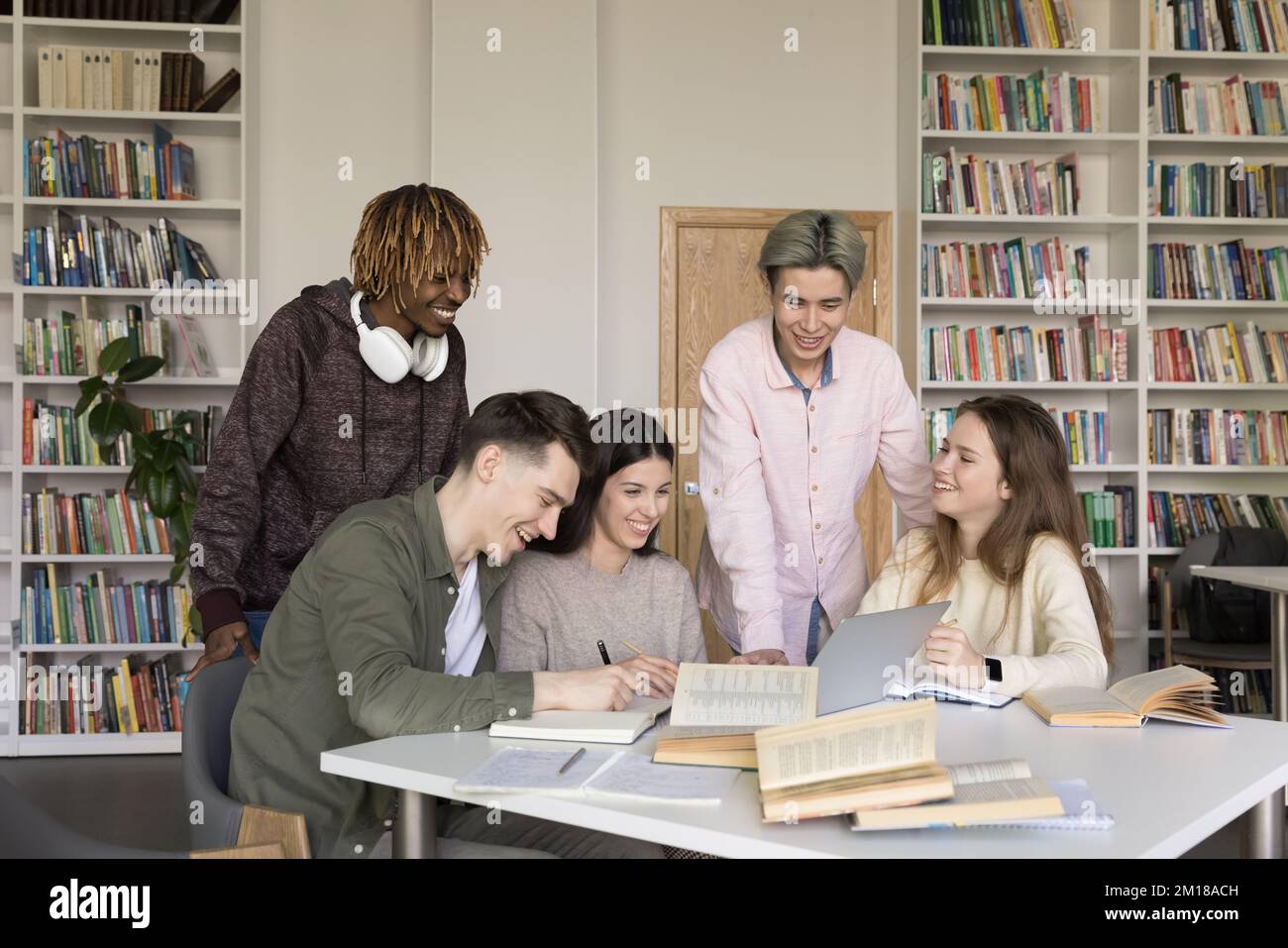 Diverse school team meeting hi-res stock photography and images - Alamy