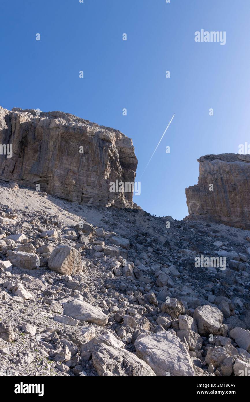 Roland Gap, Cirque de Gavarnie in the Pyrenees Stock Photo - Alamy