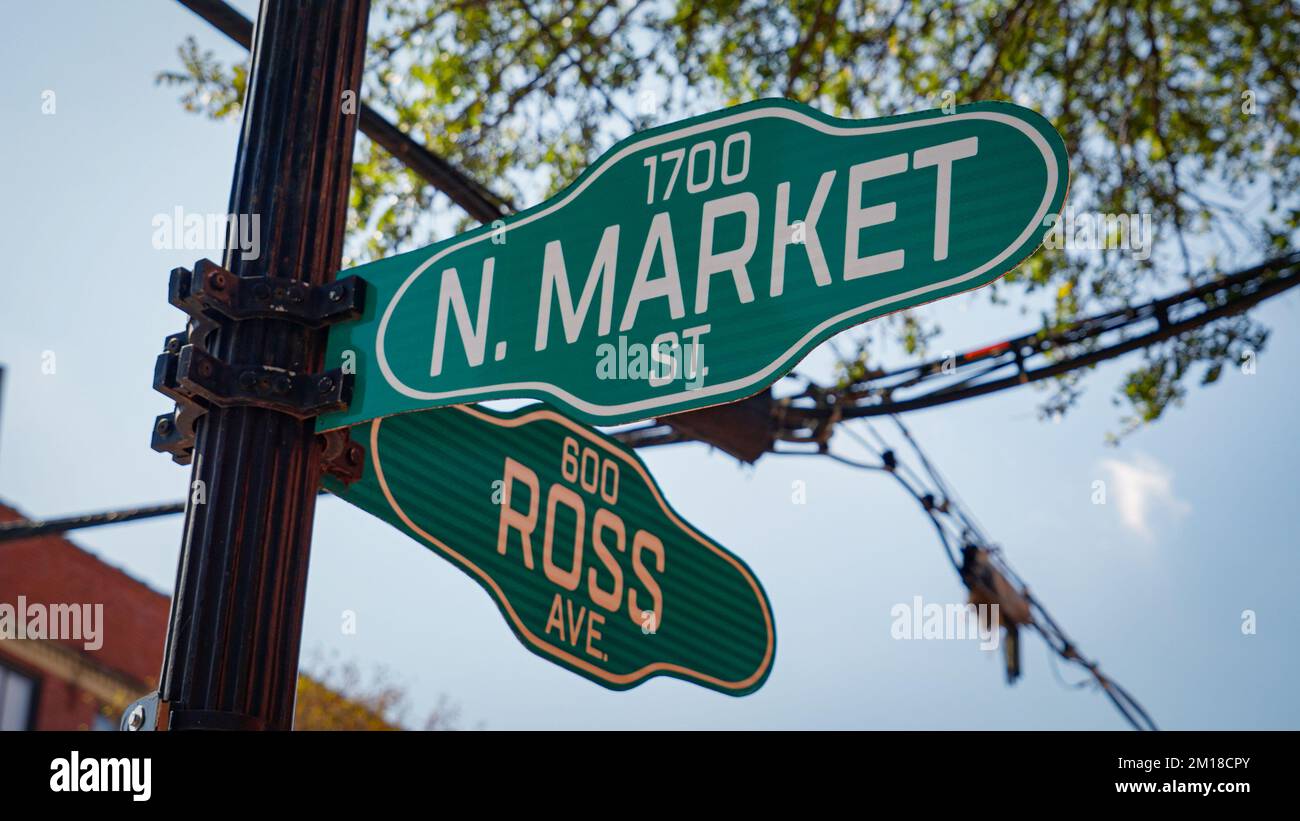 Dallas street signs hi-res stock photography and images - Alamy