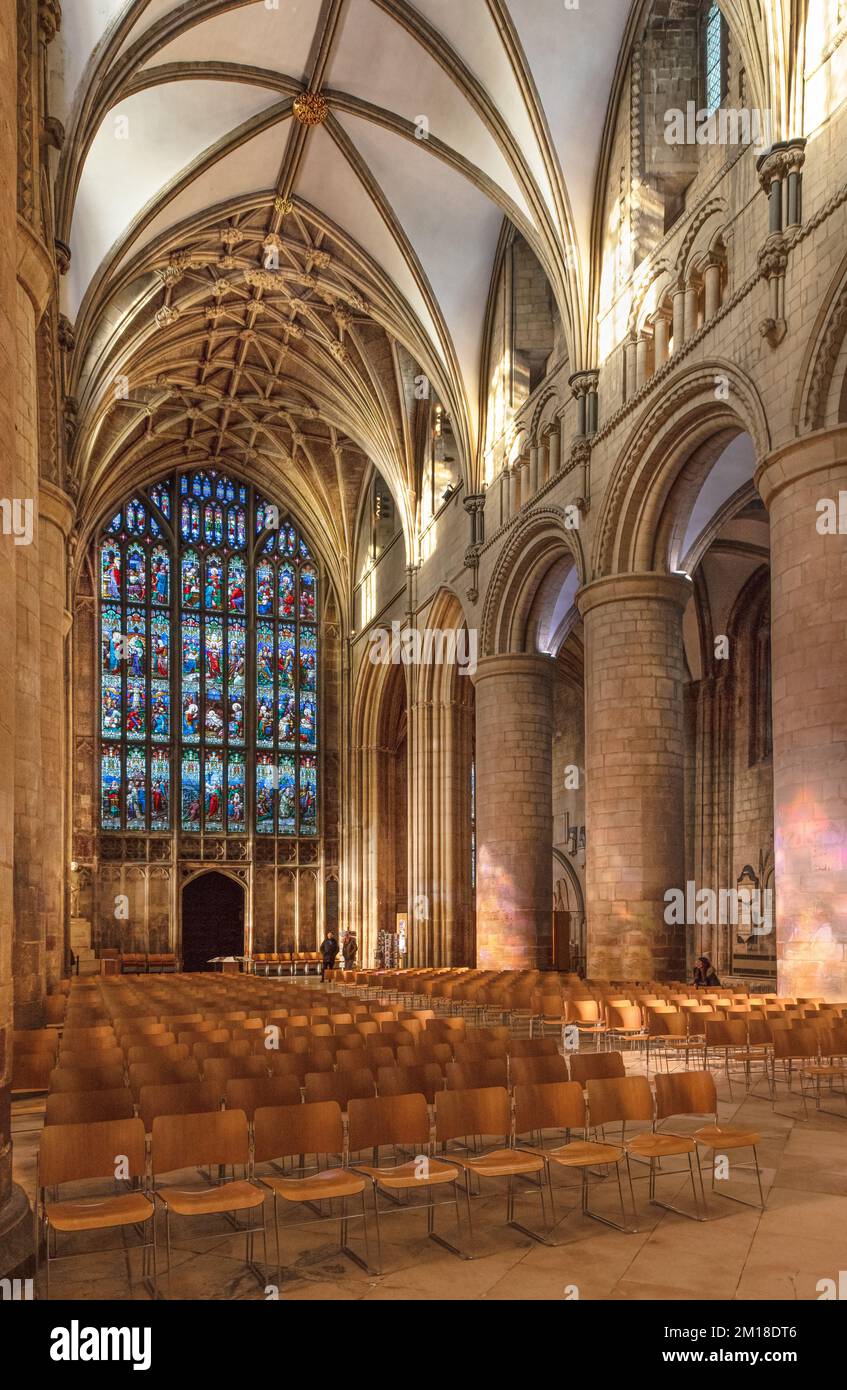 Gloucester cathedral window hi-res stock photography and images - Alamy