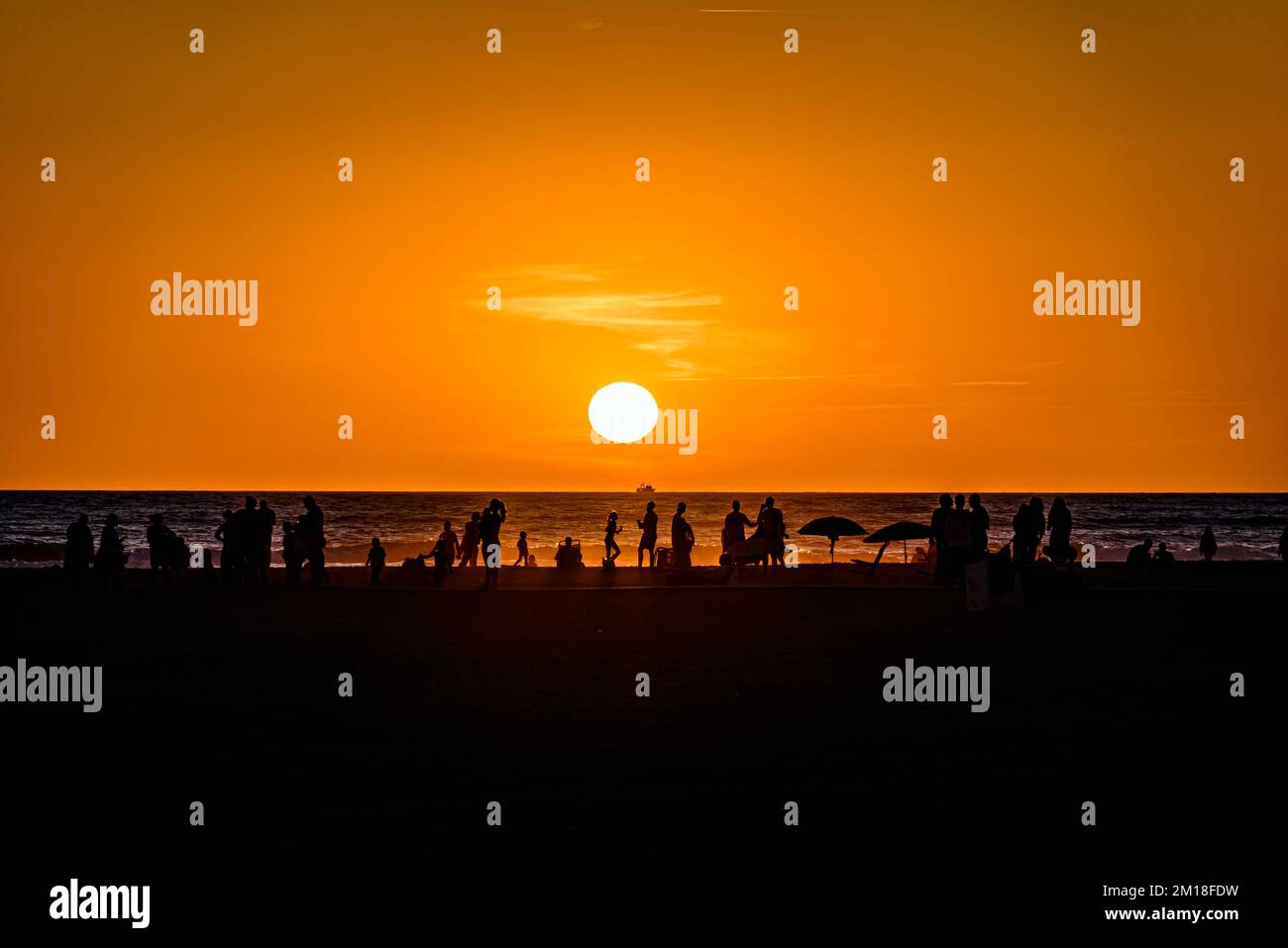 Beautiful sunset on the beach of Conil de la Frontera, Cádiz Stock ...