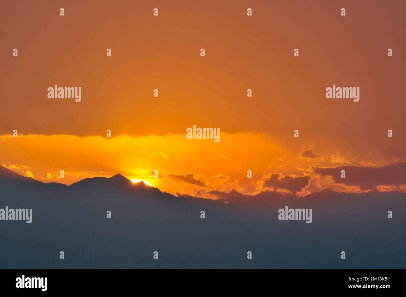 Orange color cloud hi-res stock photography and images - Alamy