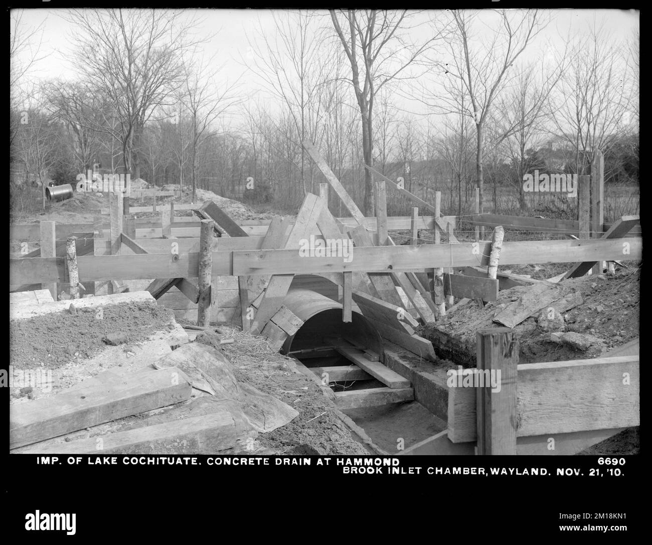 Inlet chamber Black and White Stock Photos & Images - Alamy