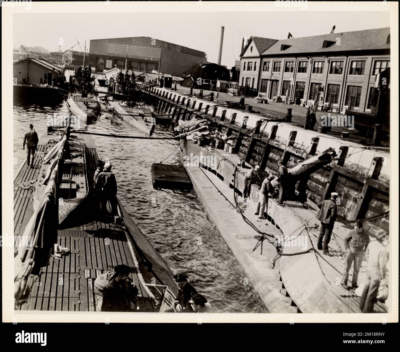 Surrendered German Submarines , Submarines, Naval yards & naval ...