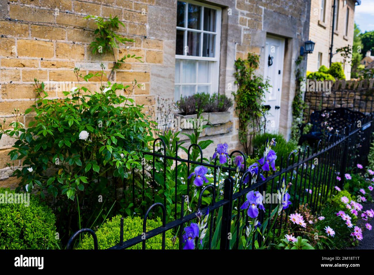Small English garden in the Cotswolds village of Lower Slaughter ...