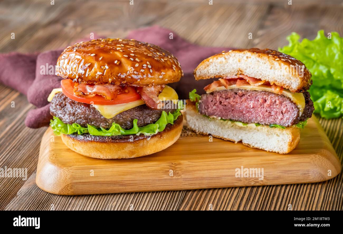 Cross section hamburger hi-res stock photography and images - Alamy