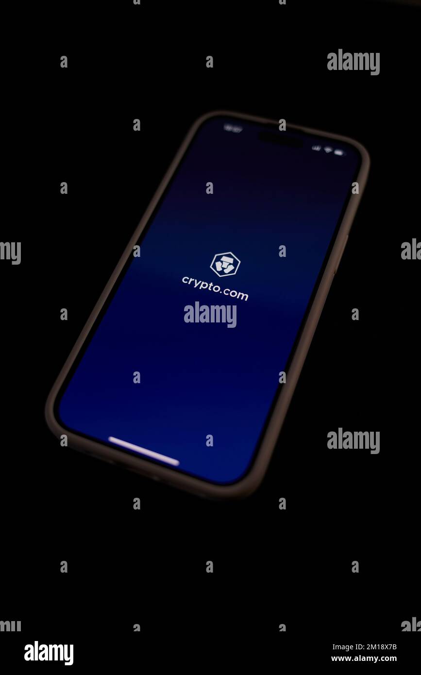 Loading screen of Crypto.com Application on iPhone Smartphone Stock ...