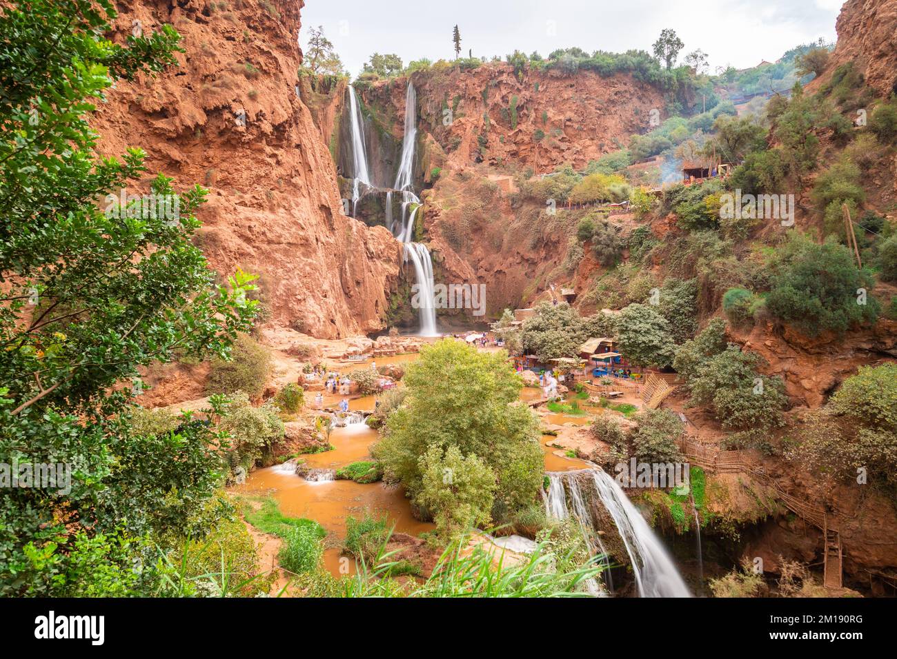 Base of waterfalls hi-res stock photography and images - Alamy