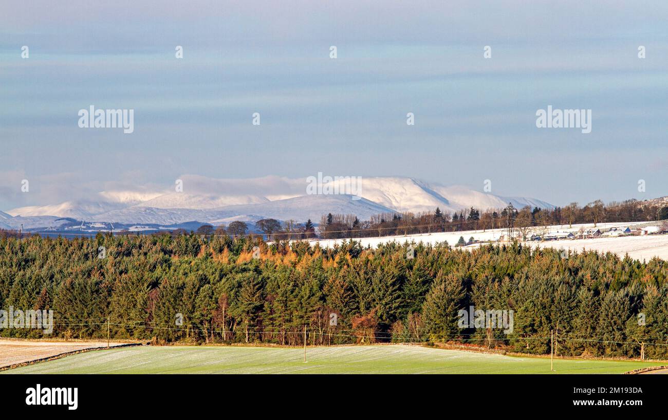 Snowfall in dundee hi-res stock photography and images - Alamy