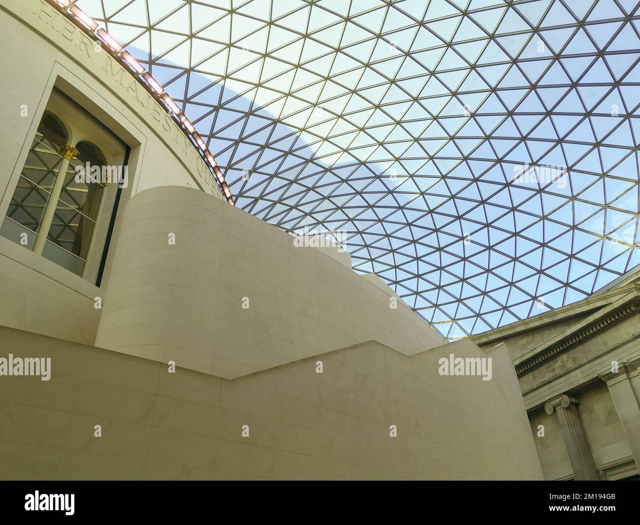 British museum interior low angle hi-res stock photography and images ...