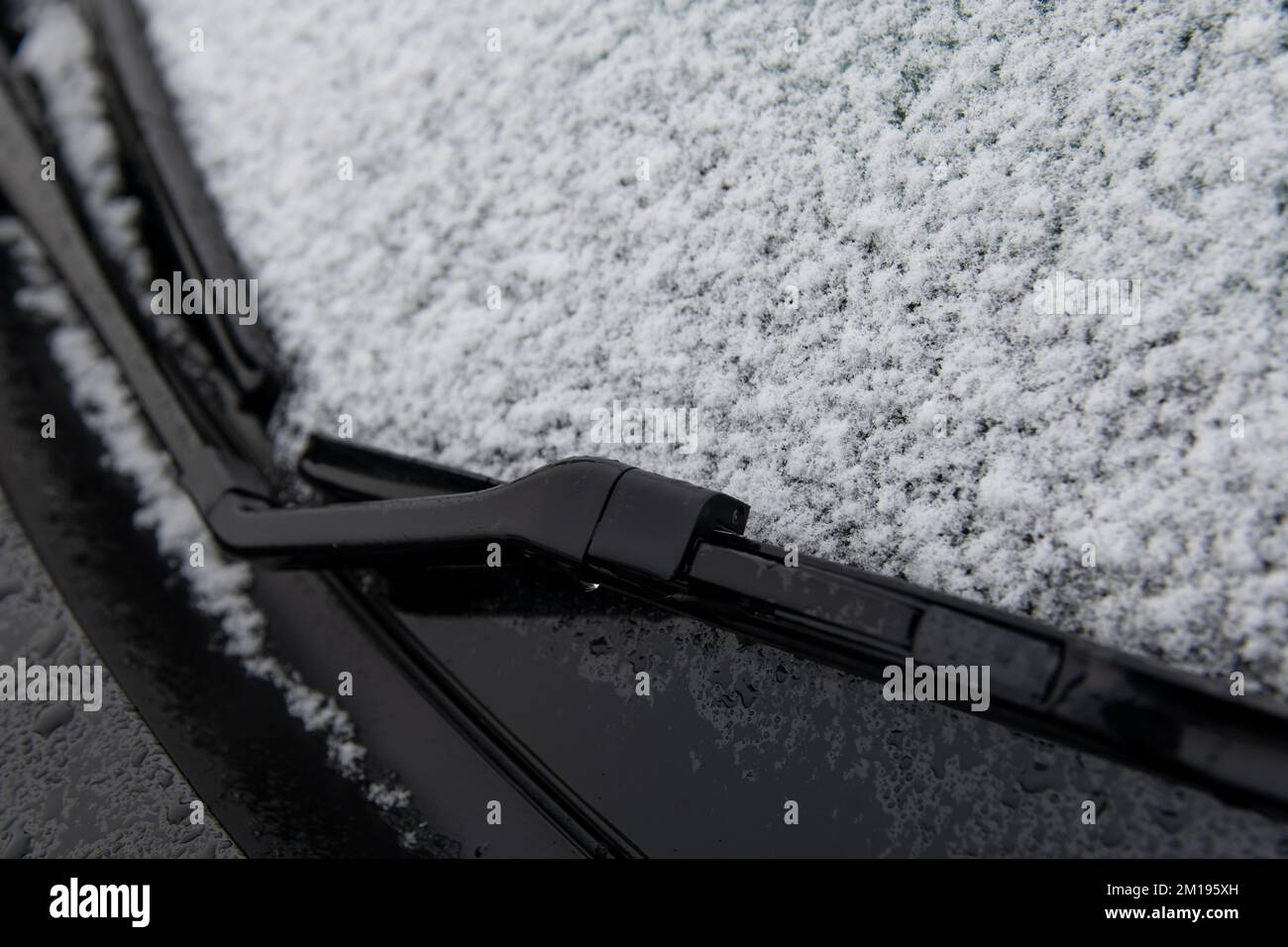 Ice on car hi-res stock photography and images - Alamy