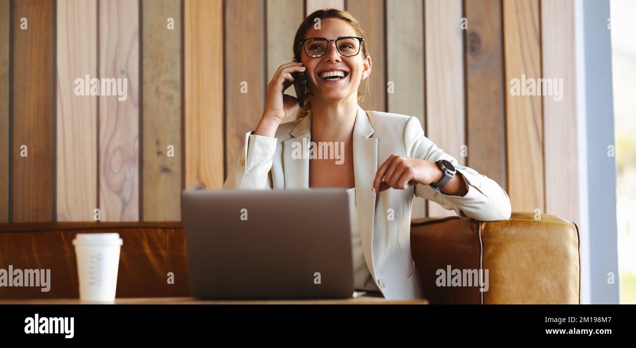 Person to person communication hi-res stock photography and images - Alamy
