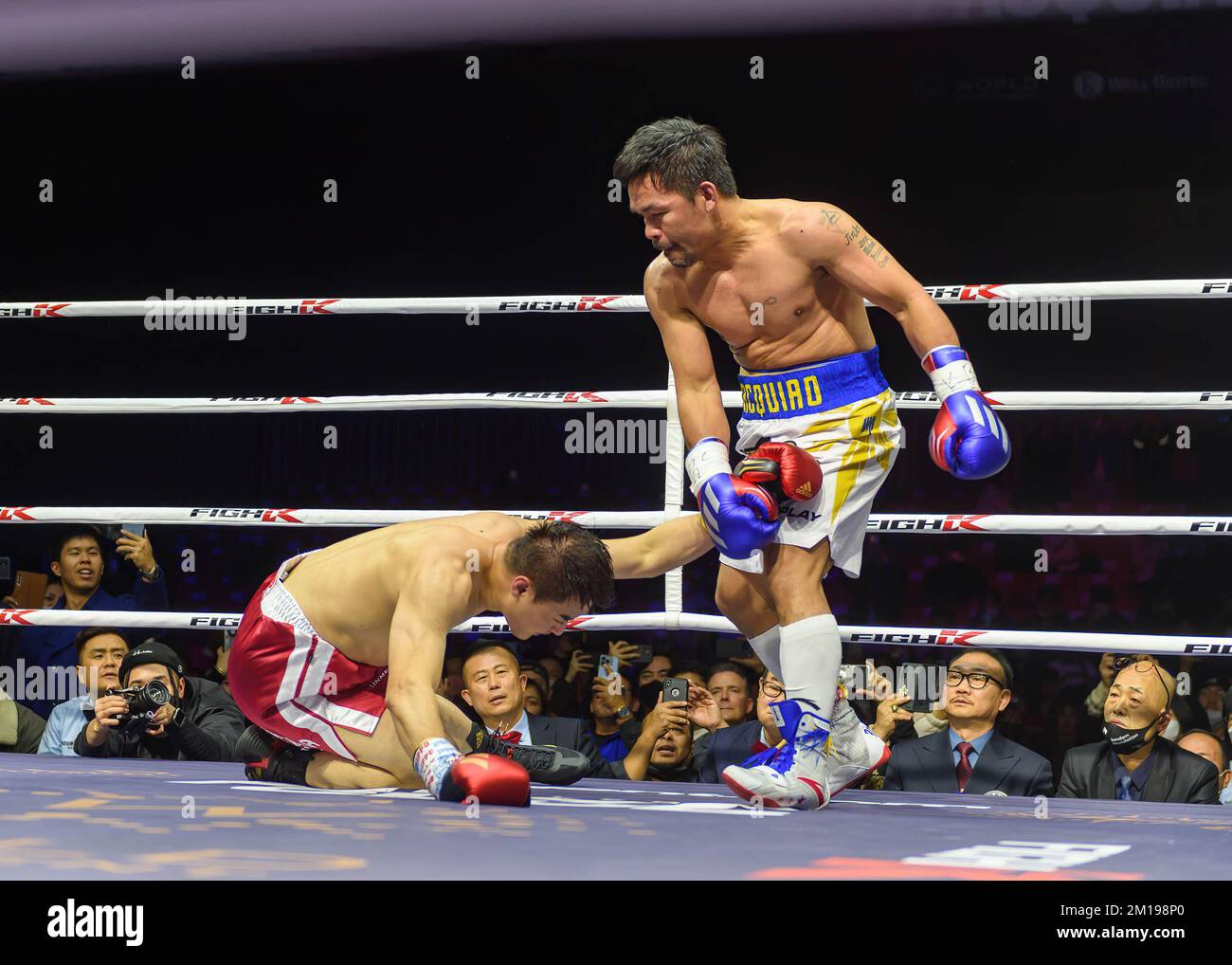 South Korean martial artist D.K. Yoo is knocked out by the former ...