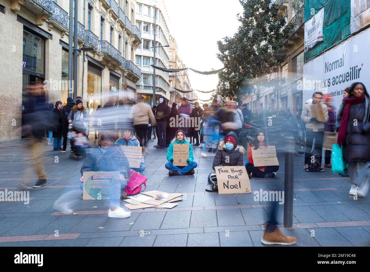 Toulouse, France. 11th Dec, 2022. Activists sitting in the middle of ...