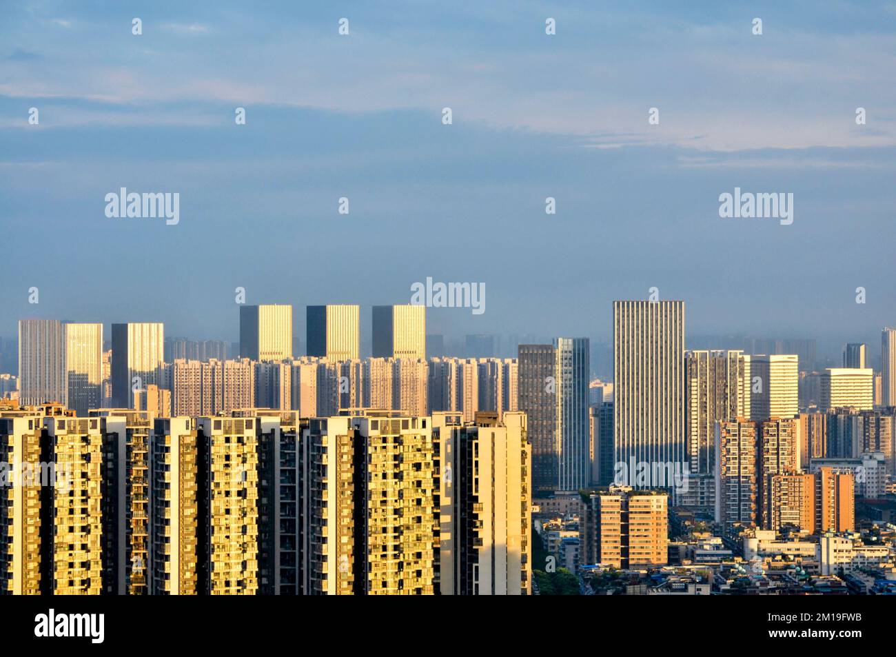 Office building sunset light hi-res stock photography and images - Alamy