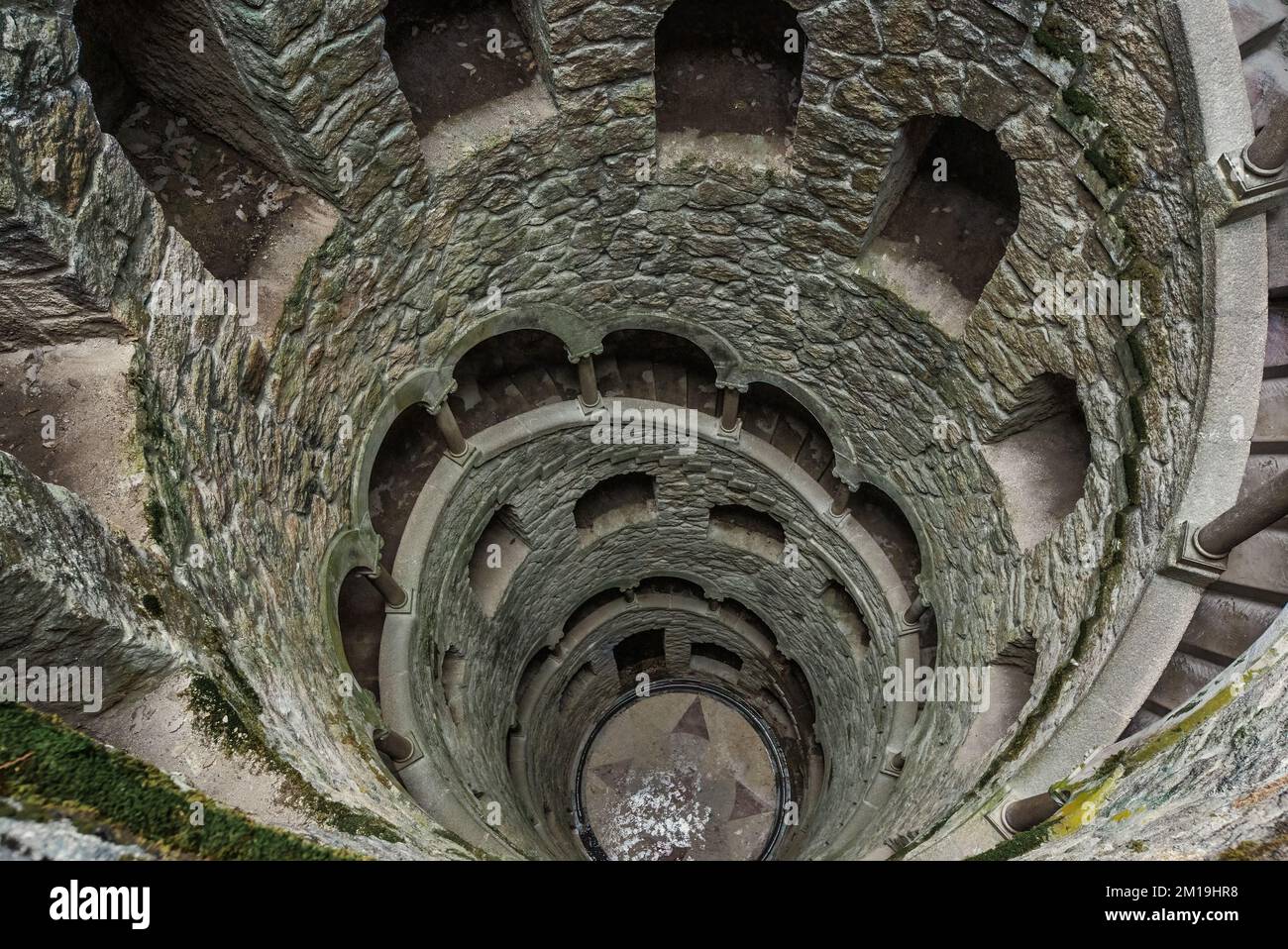 Initiation well Quinta da Regaleira Sintra Stock Photo - Alamy
