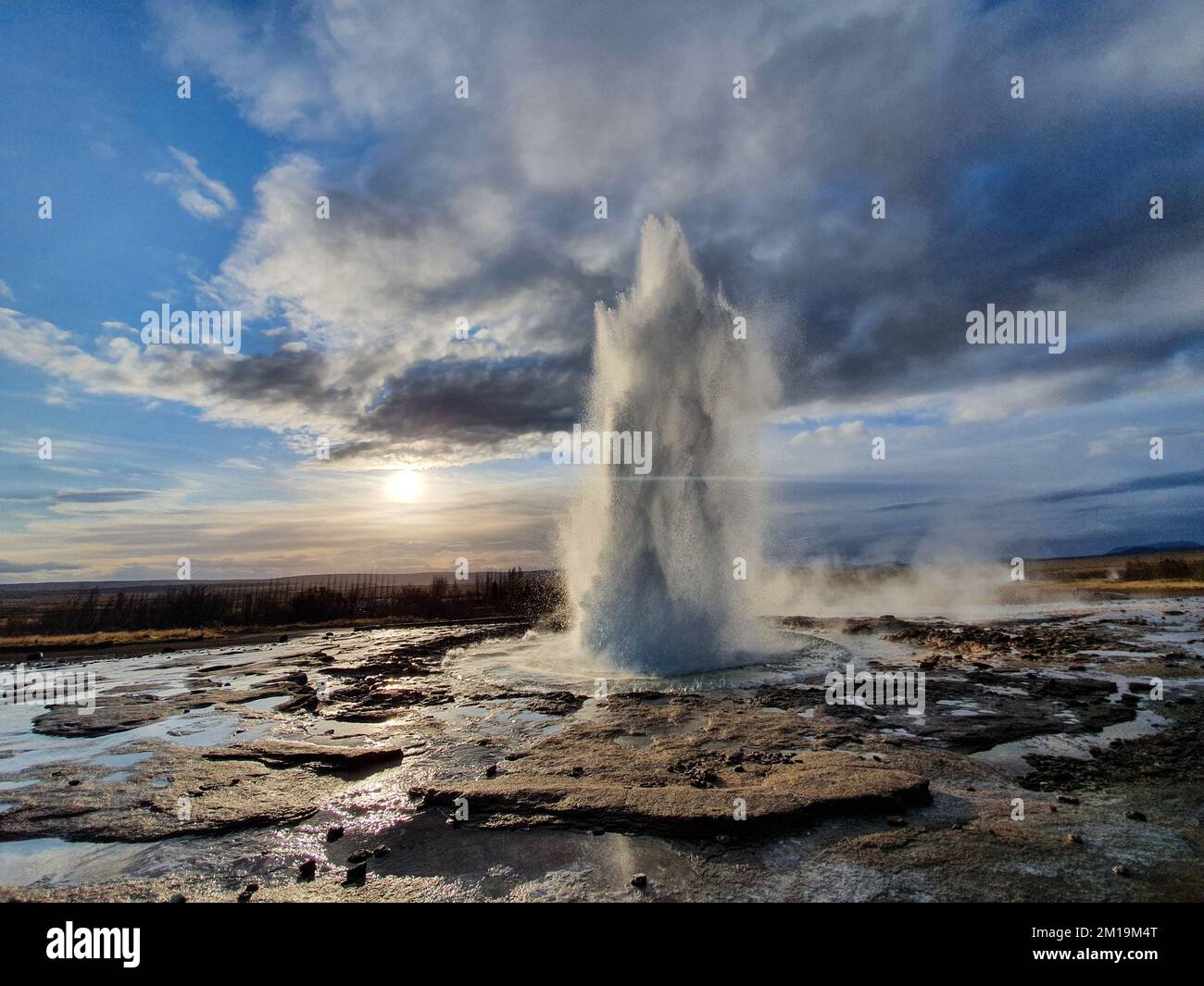 Geysir explosion hi-res stock photography and images - Alamy