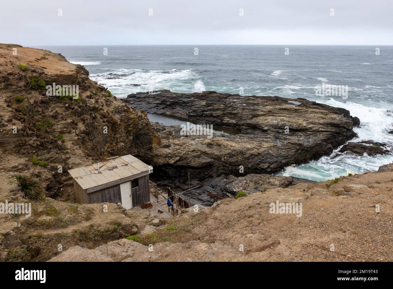 Shack at the rough coast of Pichilemu, Chile Stock Photo - Alamy