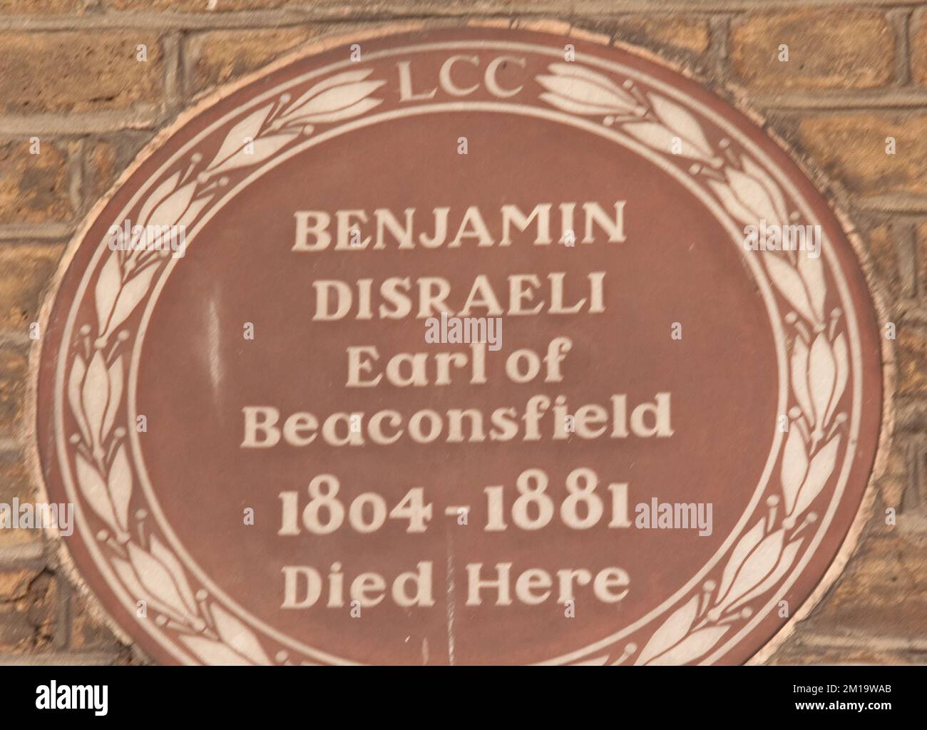 Plaque denoting the house in which Benjamin Disraeli Died, Mayfair ...