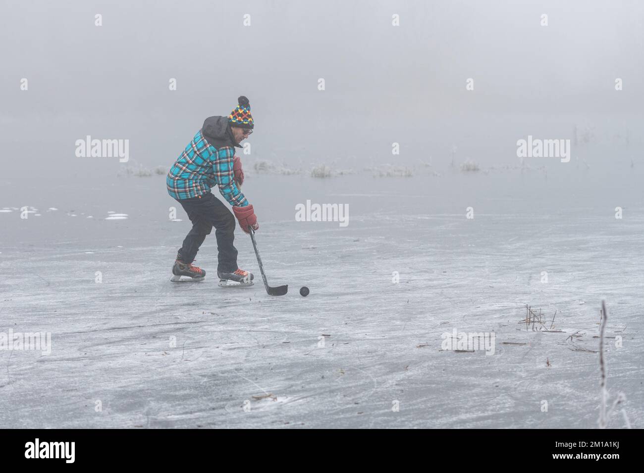 Fen skating hi-res stock photography and images - Alamy