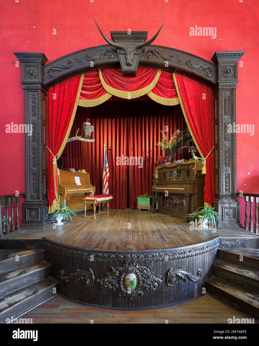 Old west saloon hi-res stock photography and images - Alamy