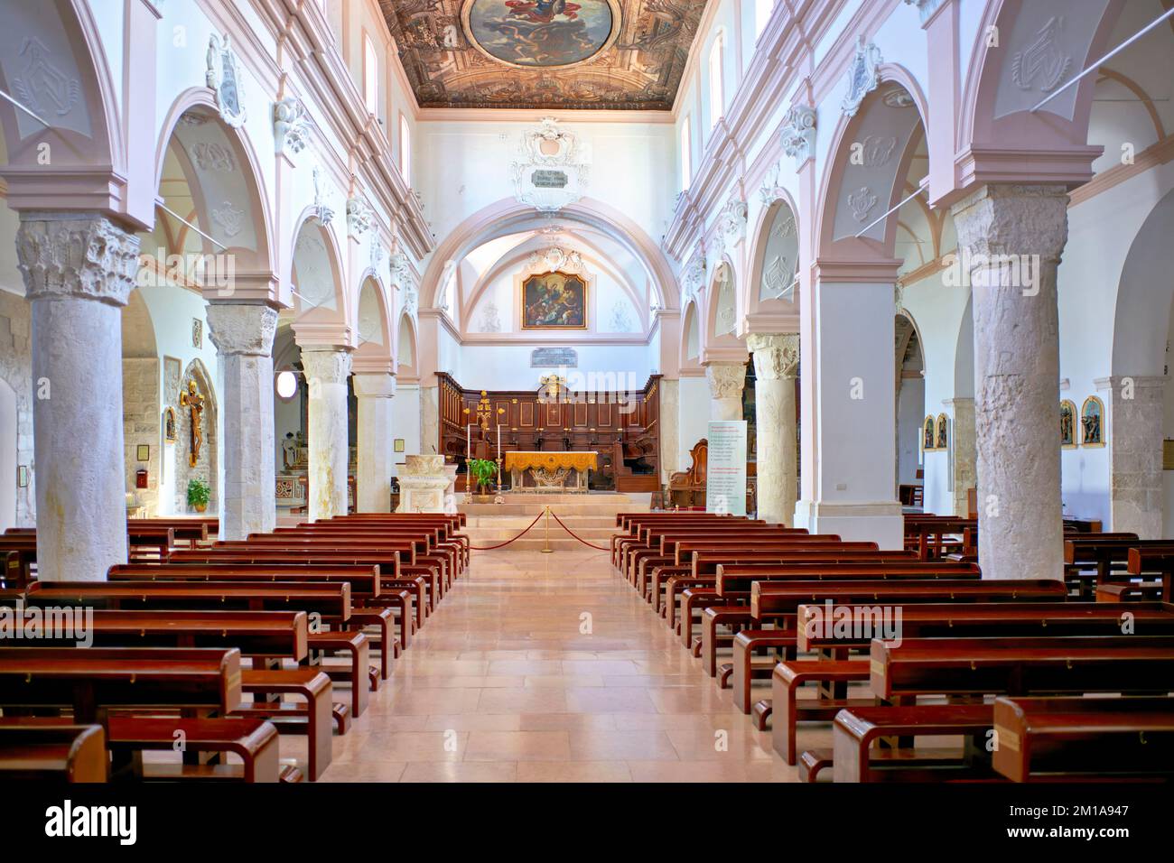 Cattedrale vieste hi-res stock photography and images - Alamy
