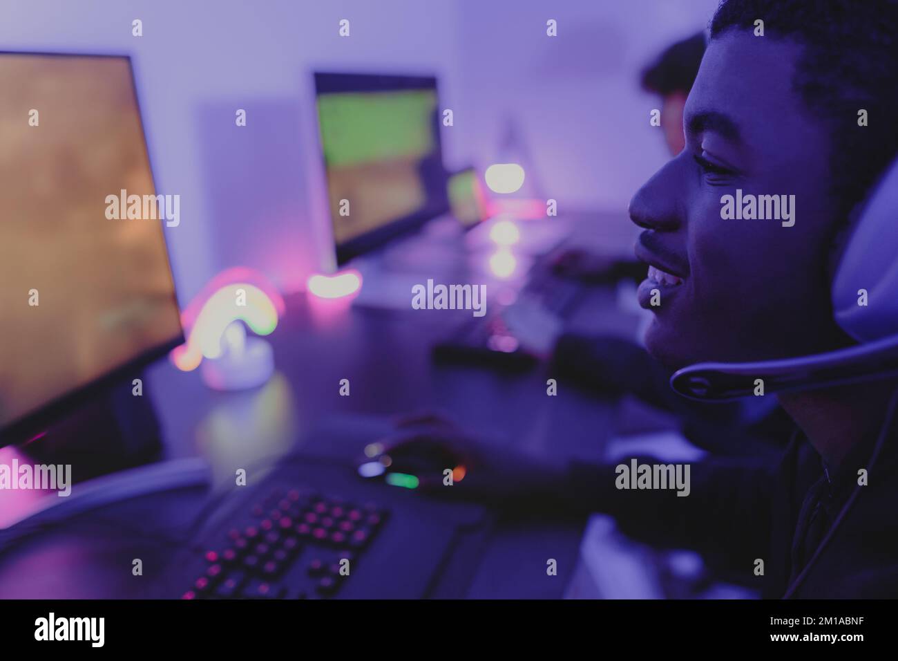 Gamers computer hi-res stock photography and images - Alamy