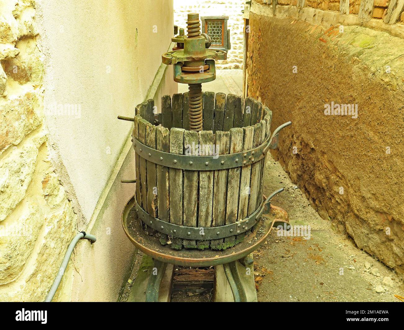 Old grape press hi-res stock photography and images - Alamy