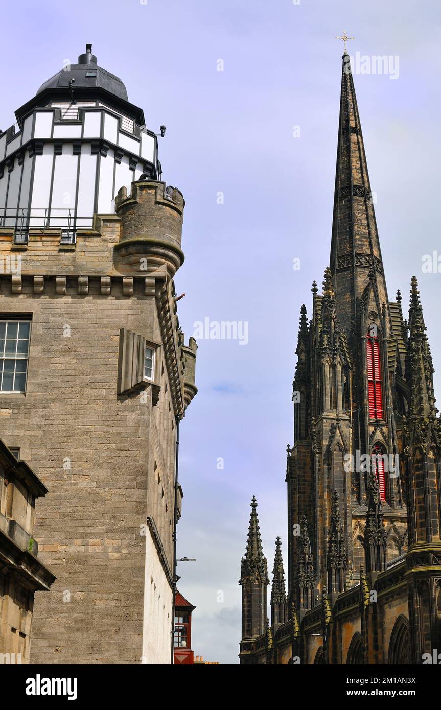 A view from the top of the Royal Mile, Edinburgh, including the Camera ...