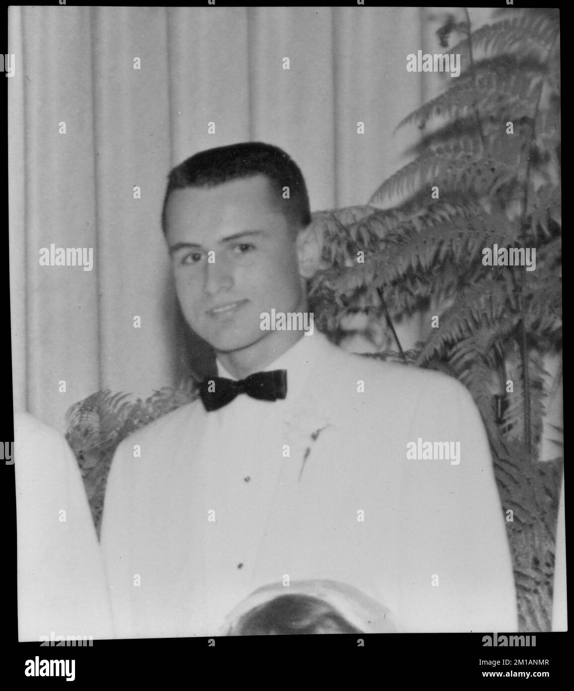 Verna, Fred Leonard Warren. [One of] two sons, Richard, 19 years old ...